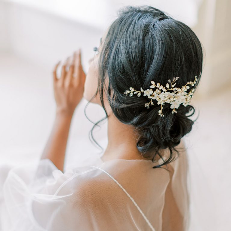 Statement romantic floral comb. Beautifully feminine flower comb