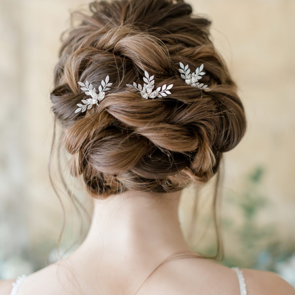 Modern minimalist leaf wedding hair pins. Hairpins for ponytail